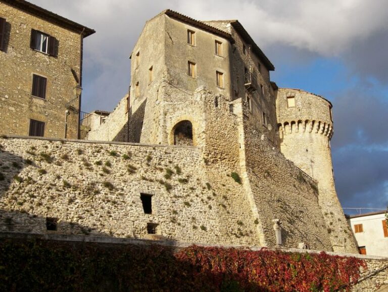 Castello Sforza Cesarini a Frasso Sabino - Lazio Nascosto