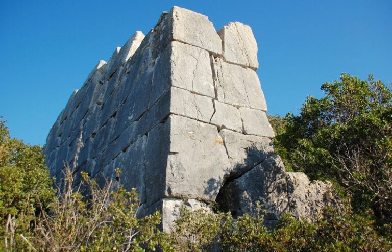 L'Acropoli del Circeo e le Mura Ciclopiche | Lazio Nascosto